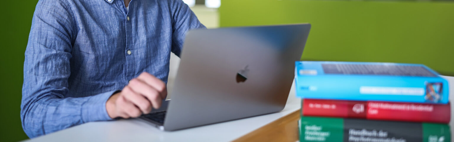 Tobias Hecker will helfen, Gewalt gegen Kinder einzudämmen – Aktuell Uni Bielefeld